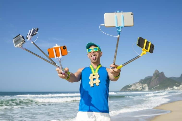 11 Different Types of Selfie Sticks - TechSnivel