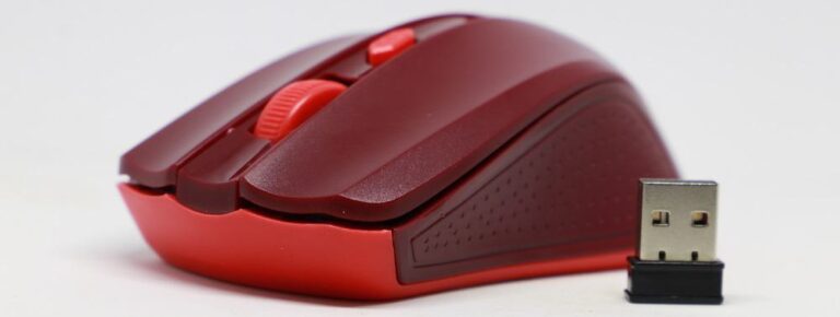 Bluetooth vs Wireless Mouse - TechSnivel