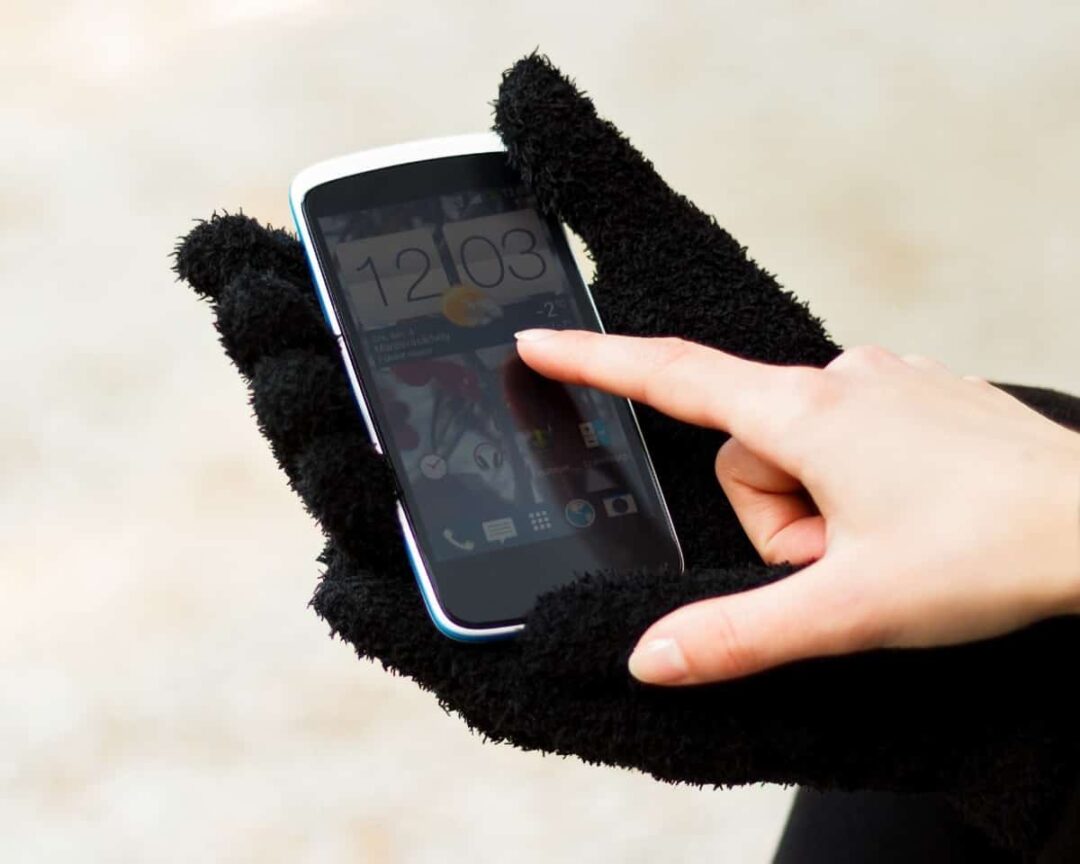 How Do They Make Gloves that are Touchscreen Friendly? - TechSnivel