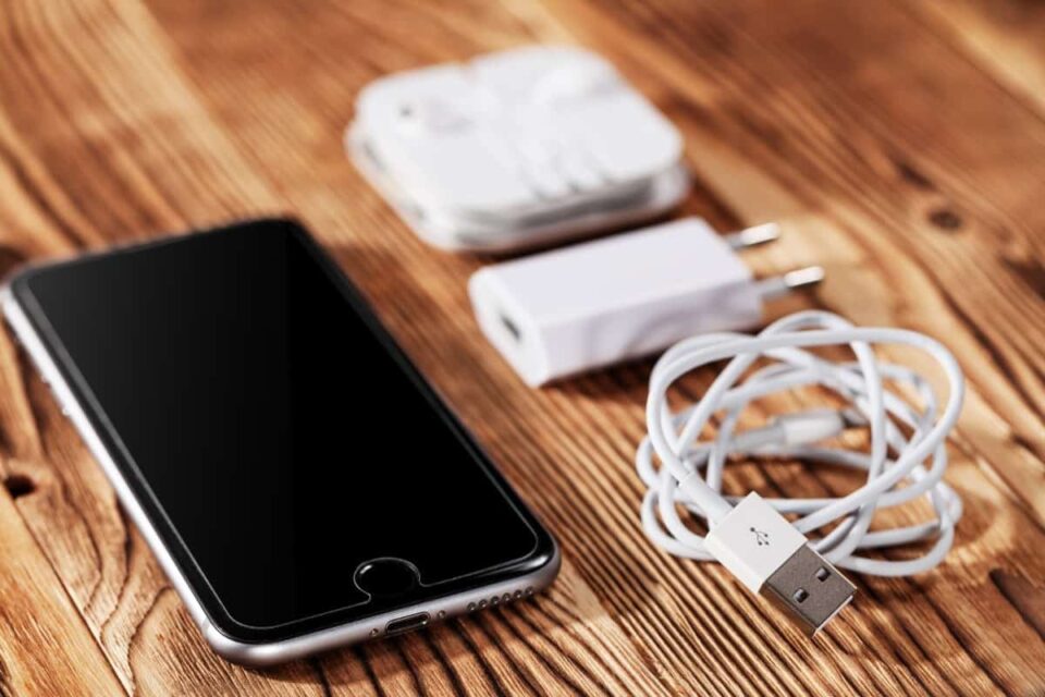 What are the Different Types of Phone Chargers? - TechSnivel