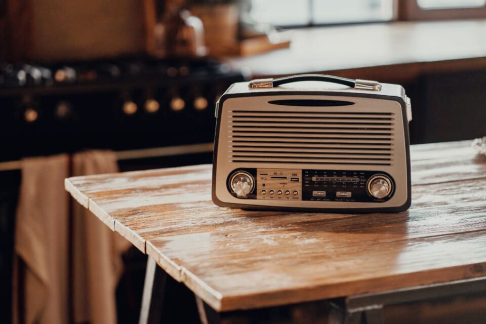 5 Different Types of Communication Technology - TechSnivel